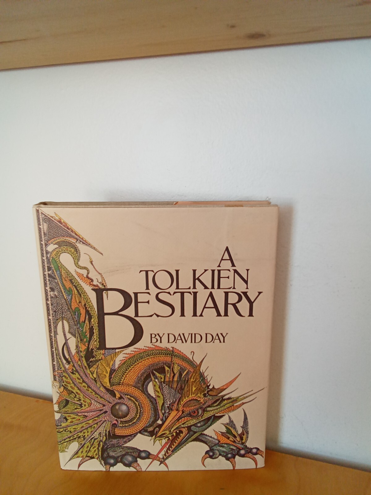 TolkienGuide - A TOLKIEN BESTIARY-DAVID DAY-HC/DJ-1st 1979-BALLANTINE BOOKS