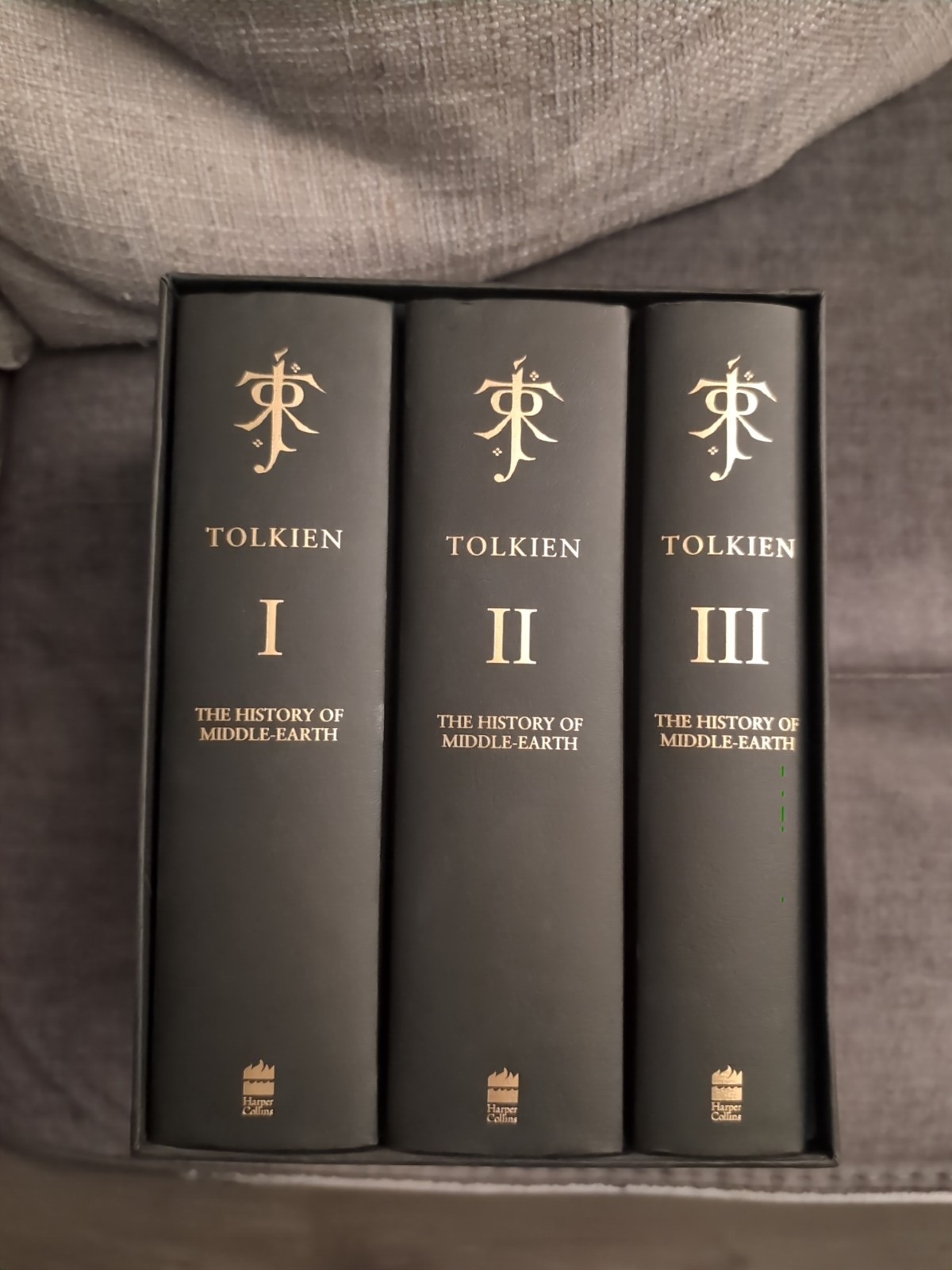 TolkienGuide - The Complete History Of Middle-earth Deluxe 3 Books Box ...