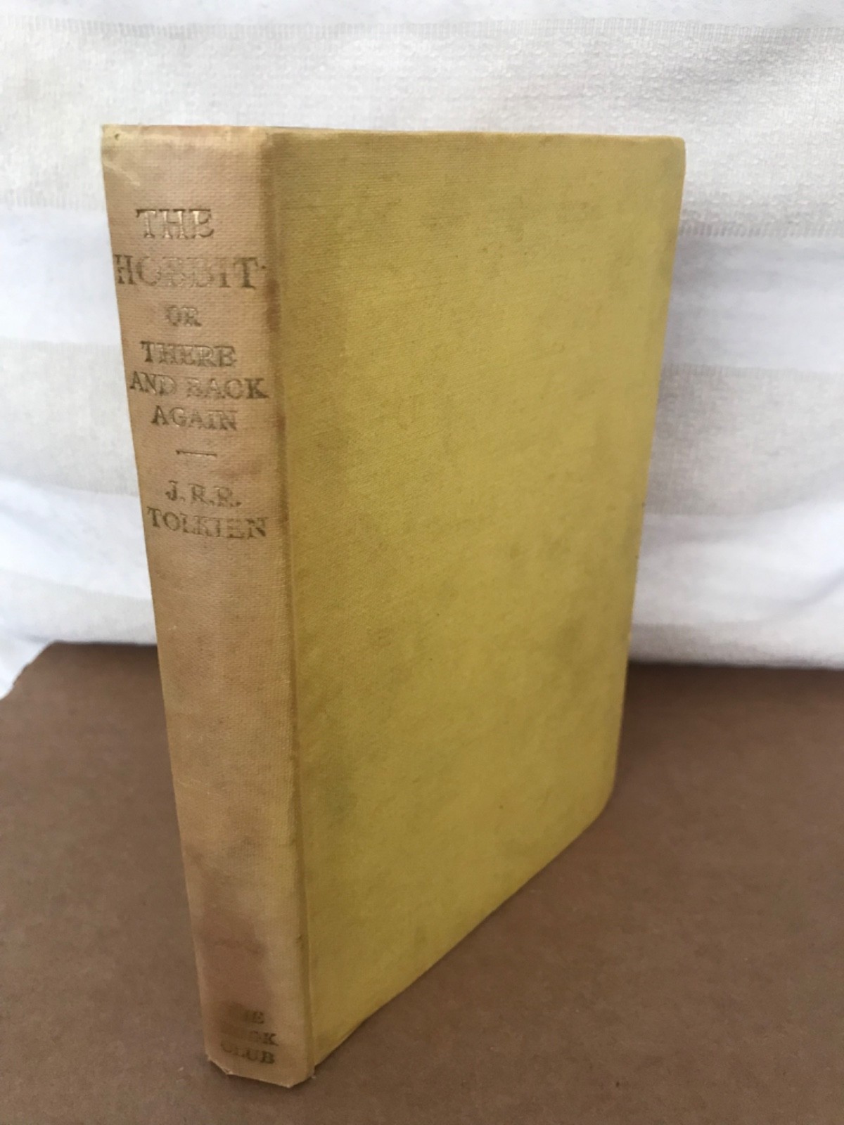 TolkienGuide - The Hobbit Children's Book Club Edition 1942
